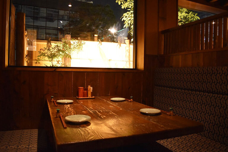 席・空間 - 【公式】鳥たか